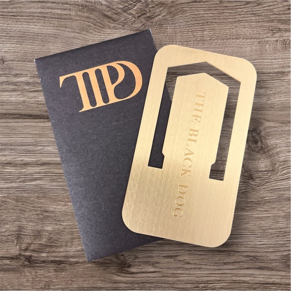 Taylor Swift | Other | Taylor Swift Limited Edition The Black Dog ...